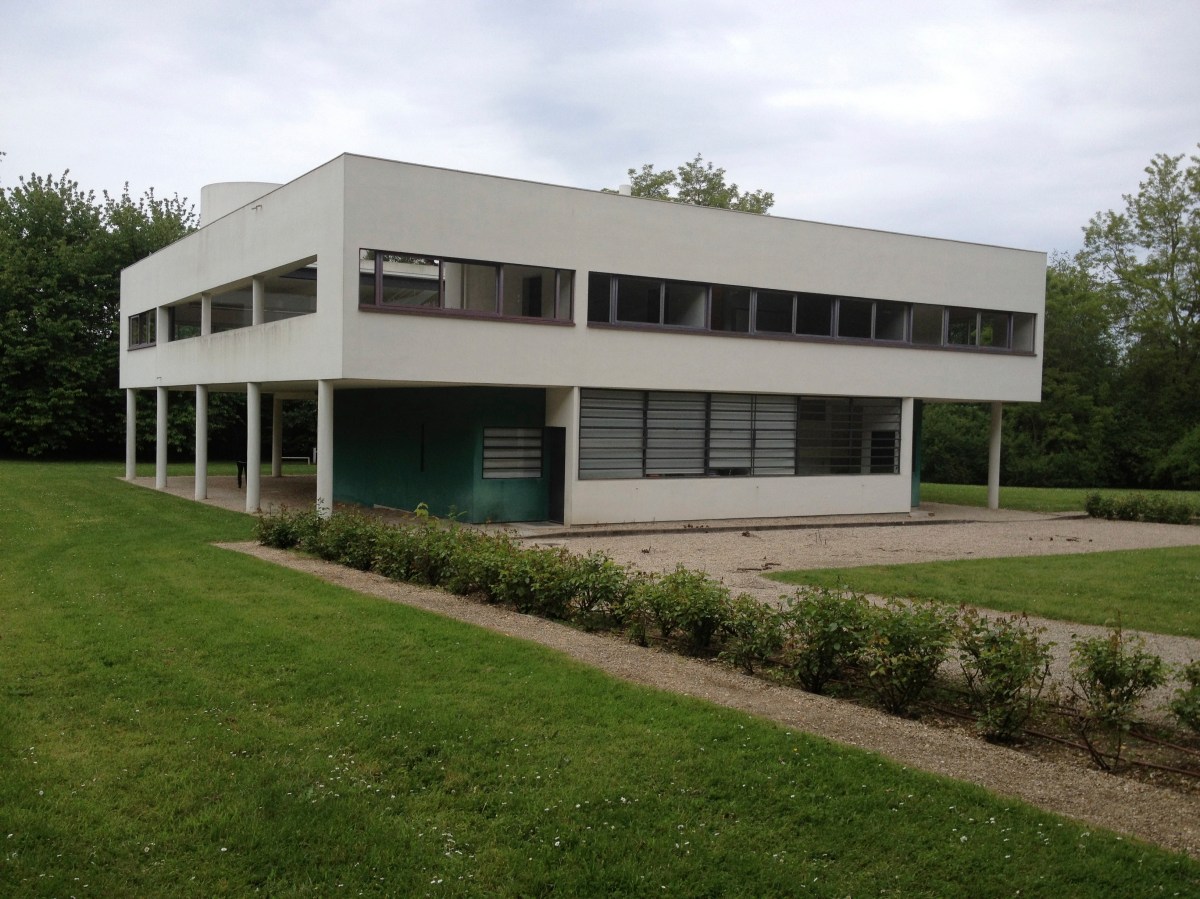 Villa Savoye – Le Corbusier Villa in Poissy, France | thetonytraveller